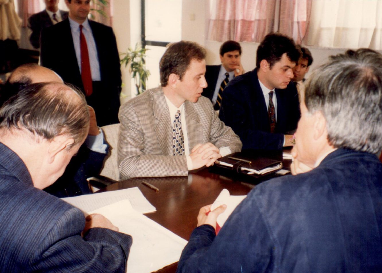 1989 ΝΕΟ ΚΤΙΡΙΟ ΟΒΙ ΥΠΟΓΡΑΦΗ ΣΥΜΒΟΛΑΙΩΝ – Διοικητική Ιστορία ΟΒΙ